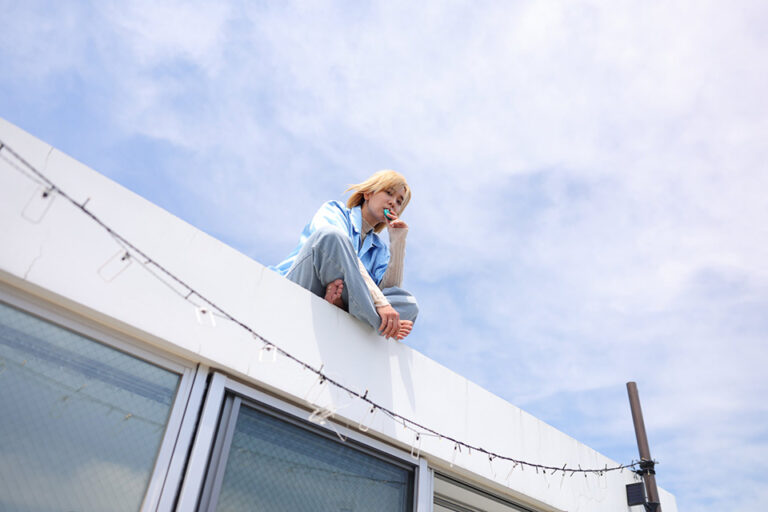 Relaaaax | ベイビーわるきゅーれ主演 伊澤彩織が実践する身体と心のセルフケア